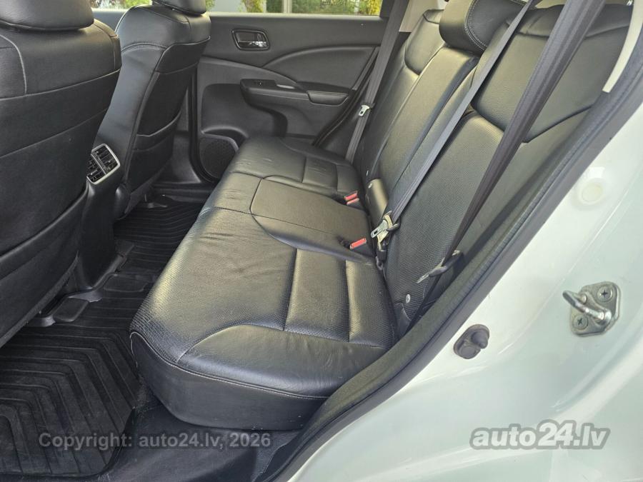 Balts Honda CR-V 2017 Paide, ar dzinēja tilpumu 2.00 L un nobraukumu 169 tūkst. km par 15990 €, foto 26 vietnē AUTOMOTO.COM.LV