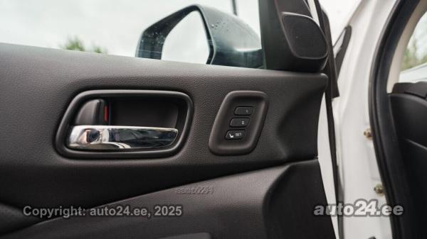 Balts Honda CR-V 2018 Tallina, ar dzinēja tilpumu 1.60 L un nobraukumu 163 tūkst. km par 12700 €, foto 11 vietnē AUTOMOTO.COM.LV
