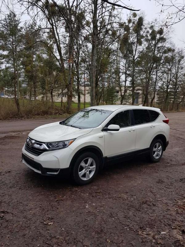 White Honda CR-V 2018 in Prienai, with an engine capacity of 2.36 L and mileage of 89 thousand km for 17700 €, photo 1 on AUTOMOTO.COM.LV