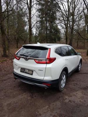 White Honda CR-V 2018 in Prienai, with an engine capacity of 2.36 L and mileage of 89 thousand km for 17700 €, photo 4 on AUTOMOTO.COM.LV