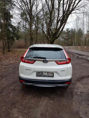 White Honda CR-V 2018 in Prienai, with an engine capacity of 2.36 L and mileage of 89 thousand km for 17700 €, photo 5 on AUTOMOTO.COM.LV