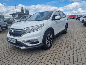 White Honda CR-V 2018 in Taurage, with an engine capacity of 1.60 L and mileage of 154 thousand km for 14600 €, photo 3 on AUTOMOTO.COM.LV