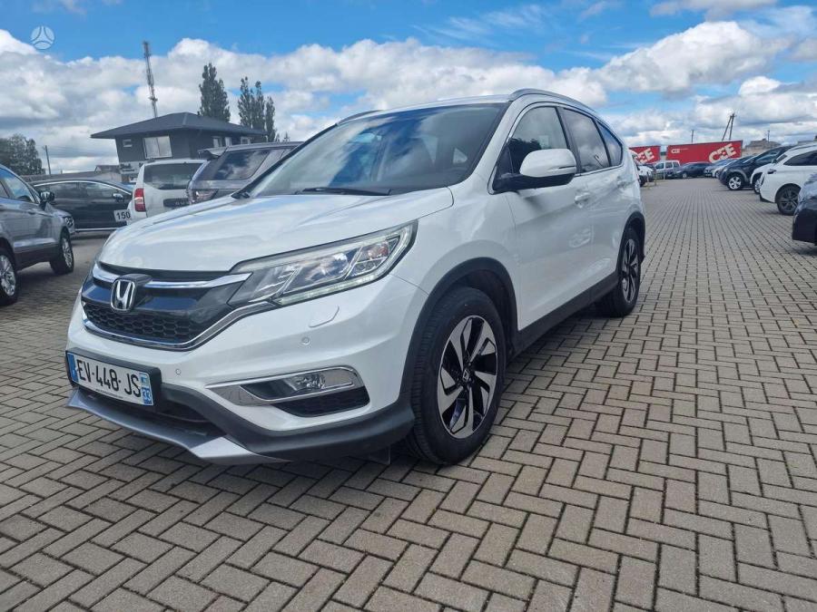 White Honda CR-V 2018 in Taurage, with an engine capacity of 1.60 L and mileage of 154 thousand km for 14600 €, photo 3 on AUTOMOTO.COM.LV