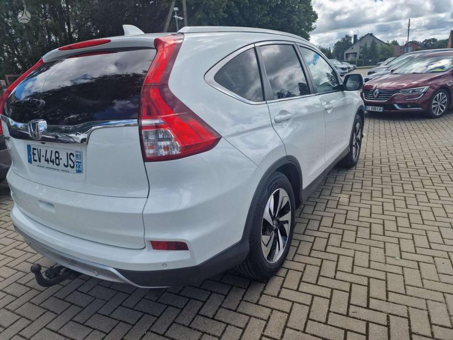White Honda CR-V 2018 in Taurage, with an engine capacity of 1.60 L and mileage of 154 thousand km for 14600 €, photo 7 on AUTOMOTO.COM.LV