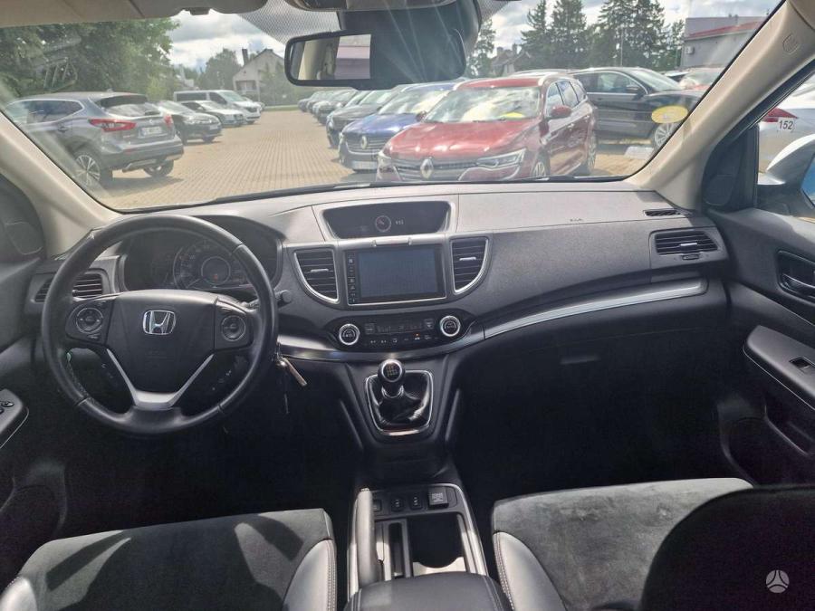 White Honda CR-V 2018 in Taurage, with an engine capacity of 1.60 L and mileage of 154 thousand km for 14600 €, photo 17 on AUTOMOTO.COM.LV