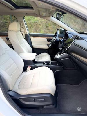 Balts Honda CR-V 2018 Viļņa, ar dzinēja tilpumu 1.50 L un nobraukumu 195 tūkst. km par 15900 €, foto 16 vietnē AUTOMOTO.COM.LV