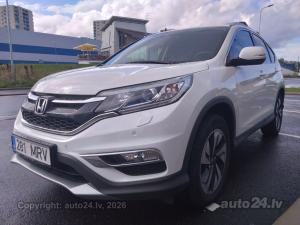 White Honda CR-V 2018 in Tallinn, with an engine capacity of 2.00 L and mileage of 154 thousand km for 18200 €, photo 4 on AUTOMOTO.COM.LV