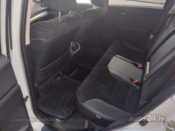 Balts Honda CR-V 2018 Tallina, ar dzinēja tilpumu 2.00 L un nobraukumu 154 tūkst. km par 18200 €, foto 8 vietnē AUTOMOTO.COM.LV