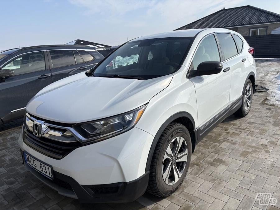 White Honda CR-V 2019 in Siauliai, with an engine capacity of 2.40 L and mileage of 92 thousand km for 18000 €, photo 1 on AUTOMOTO.COM.LV