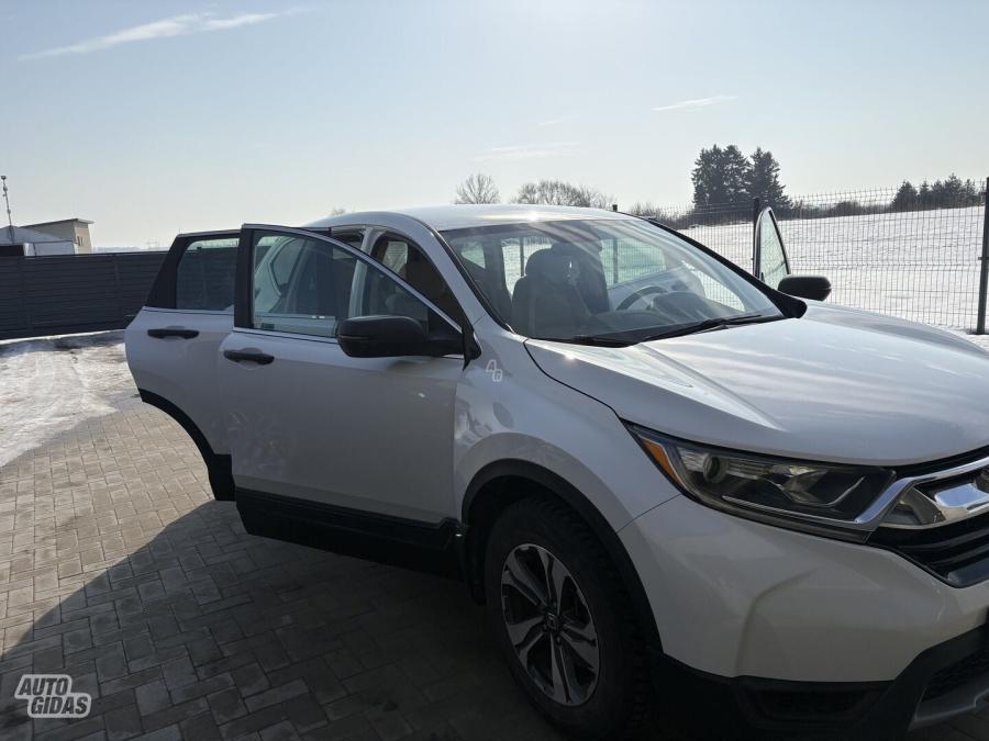 White Honda CR-V 2019 in Siauliai, with an engine capacity of 2.40 L and mileage of 92 thousand km for 18000 €, photo 2 on AUTOMOTO.COM.LV