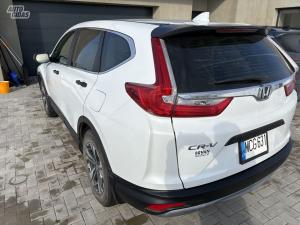 White Honda CR-V 2019 in Siauliai, with an engine capacity of 2.40 L and mileage of 92 thousand km for 18000 €, photo 5 on AUTOMOTO.COM.LV
