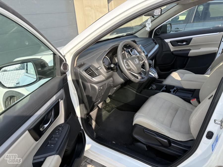 White Honda CR-V 2019 in Siauliai, with an engine capacity of 2.40 L and mileage of 92 thousand km for 18000 €, photo 9 on AUTOMOTO.COM.LV