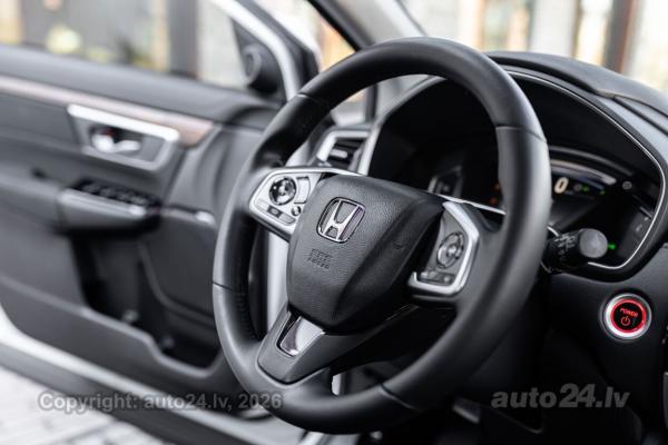 White Honda CR-V 2019 in Tallinn, with an engine capacity of 2.00 L and mileage of 108 thousand km for 19999 €, photo 11 on AUTOMOTO.COM.LV