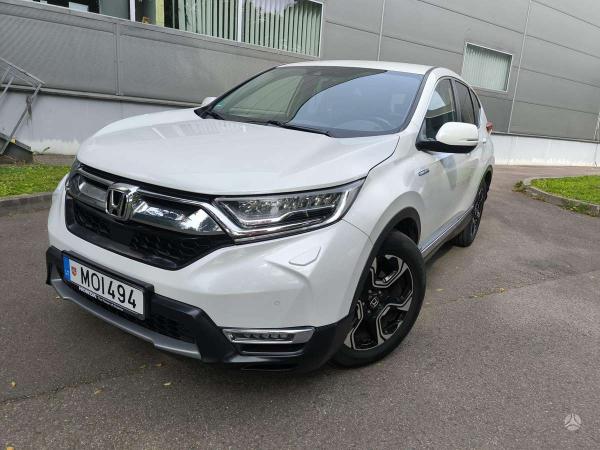 White Honda CR-V 2019 in Alytus, with an engine capacity of 1.99 L and mileage of 153 thousand km for 21900 €, photo 2 on AUTOMOTO.COM.LV
