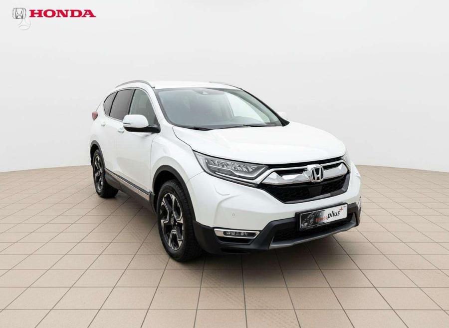 White Honda CR-V 2020 in Klaipeda, with an engine capacity of 1.50 L and mileage of 207 thousand km for 18990 €, photo 1 on AUTOMOTO.COM.LV