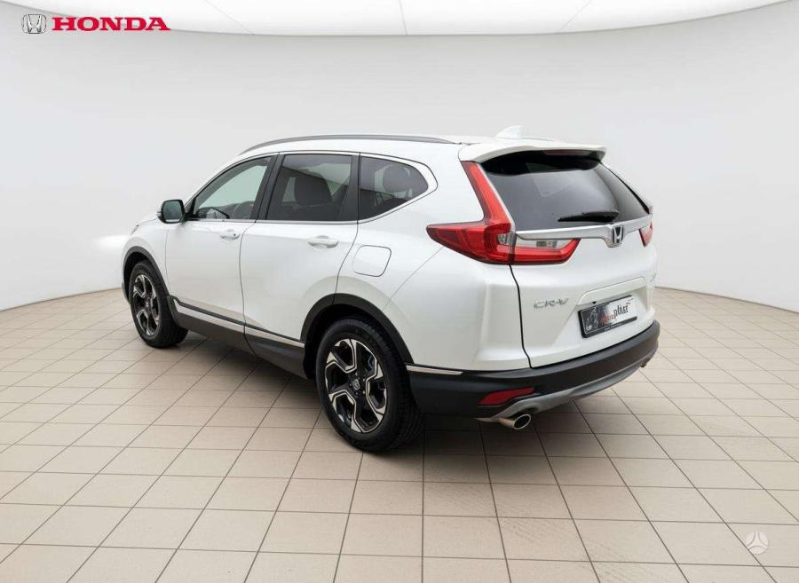 White Honda CR-V 2020 in Klaipeda, with an engine capacity of 1.50 L and mileage of 207 thousand km for 18990 €, photo 8 on AUTOMOTO.COM.LV
