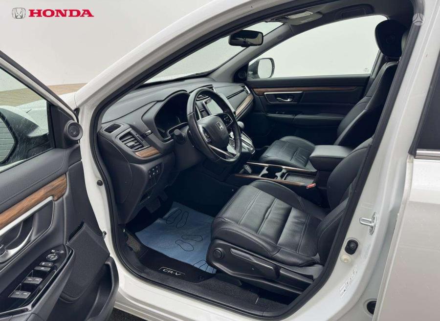 White Honda CR-V 2020 in Klaipeda, with an engine capacity of 1.50 L and mileage of 207 thousand km for 18990 €, photo 9 on AUTOMOTO.COM.LV