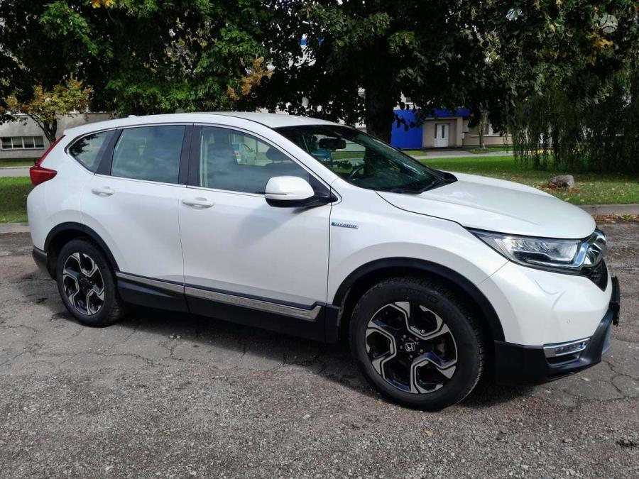 White Honda CR-V 2020 in Siauliai, with an engine capacity of 1.99 L and mileage of 63 thousand km for 20900 €, photo 3 on AUTOMOTO.COM.LV