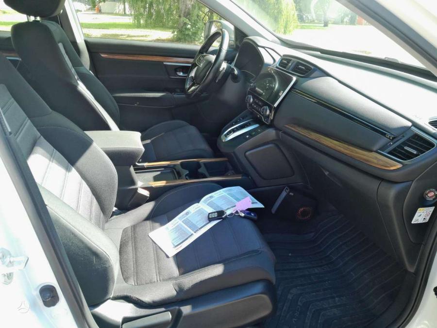 White Honda CR-V 2020 in Siauliai, with an engine capacity of 1.99 L and mileage of 63 thousand km for 20900 €, photo 19 on AUTOMOTO.COM.LV