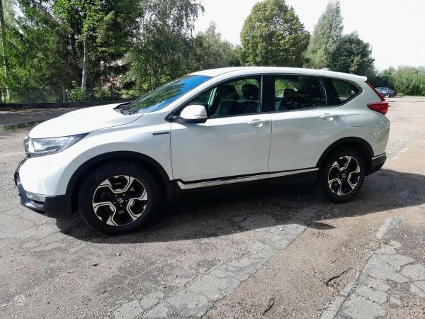 White Honda CR-V 2020 in Siauliai, with an engine capacity of 1.99 L and mileage of 63 thousand km for 20900 €, photo 8 on AUTOMOTO.COM.LV