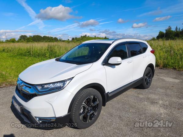 White Honda CR-V 2022 in Narva, with an engine capacity of 2.00 L and mileage of 80 thousand km for 31200 €, photo 1 on AUTOMOTO.COM.LV