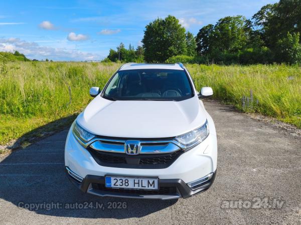 White Honda CR-V 2022 in Narva, with an engine capacity of 2.00 L and mileage of 80 thousand km for 31200 €, photo 3 on AUTOMOTO.COM.LV