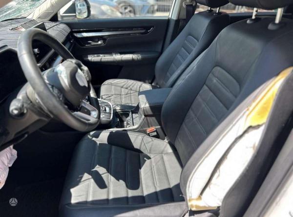 White Honda CR-V 2024 in Prienai, with an engine capacity of 2.00 L and mileage of 5 thousand km for 19900 €, photo 4 on AUTOMOTO.COM.LV