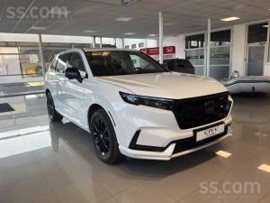 White Honda CR-V 2025 in Riga, with an engine capacity of 2.00 L and mileage of 13 thousand km for 46900 €, photo  on AUTOMOTO.COM.LV