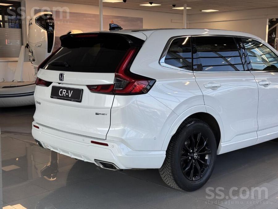 White Honda CR-V 2025 in Riga, with an engine capacity of 2.00 L and mileage of 13 thousand km for 46900 €, photo 21 on AUTOMOTO.COM.LV