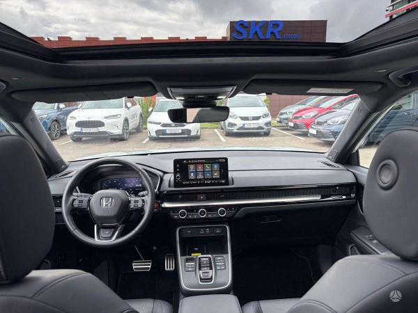 White Honda CR-V 2025 in Vilnius, with an engine capacity of 1.99 L and mileage of 45 thousand km for 41990 €, photo 6 on AUTOMOTO.COM.LV