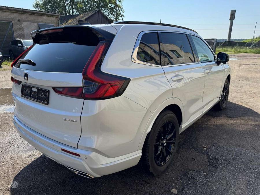 White Honda CR-V 2025 in Panevezys, with an engine capacity of 1.99 L and mileage of 17 thousand km for 26200 €, photo 7 on AUTOMOTO.COM.LV