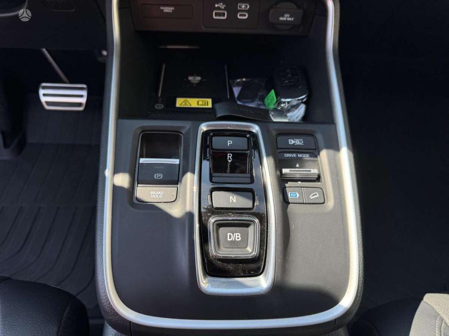 White Honda CR-V 2025 in Panevezys, with an engine capacity of 1.99 L and mileage of 17 thousand km for 26200 €, photo 25 on AUTOMOTO.COM.LV