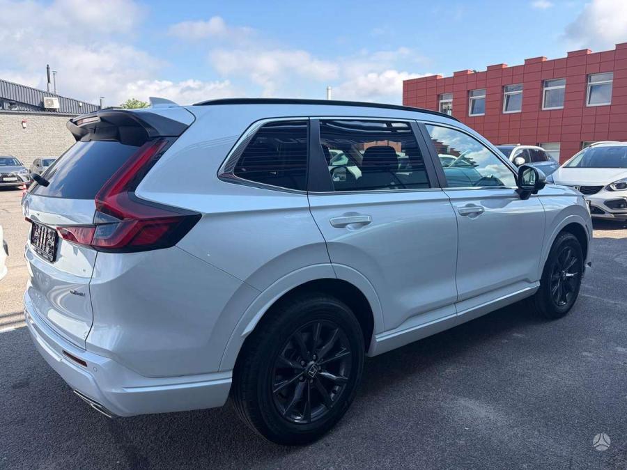 White Honda CR-V 2025 in Vilnius, with an engine capacity of 1.99 L and mileage of 8 thousand km for 44990 €, photo 5 on AUTOMOTO.COM.LV