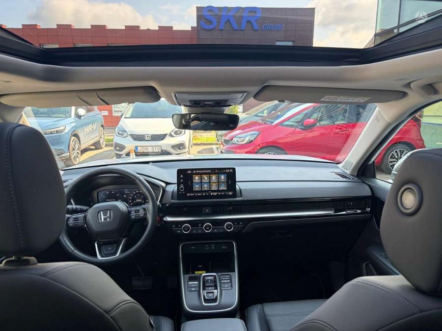 White Honda CR-V 2025 in Vilnius, with an engine capacity of 1.99 L and mileage of 8 thousand km for 44990 €, photo 7 on AUTOMOTO.COM.LV