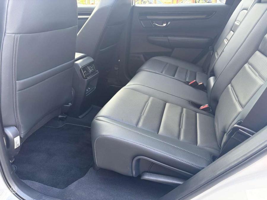 White Honda CR-V 2025 in Vilnius, with an engine capacity of 1.99 L and mileage of 8 thousand km for 44990 €, photo 10 on AUTOMOTO.COM.LV