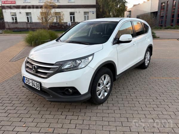 Honda CR-V 2014 in Riga on AUTOMOTO.COM.LV White Honda CR-V 2014 in Riga, with an engine capacity of 1.60 L and mileage of 245 thousand km for 6500 €, photo 1 on AUTOMOTO.COM.LV