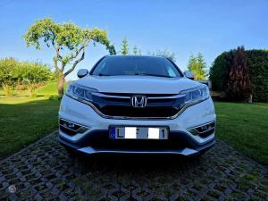 White Honda CR-V 2016 in Utena, with an engine capacity of 1.60 L and mileage of 232 thousand km for 11800 €, photo 6 on AUTOMOTO.COM.LV