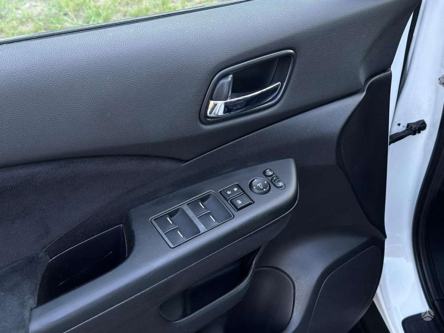 Balts Honda CR-V 2014 Utena, ar dzinēja tilpumu 1.60 L un nobraukumu 284 tūkst. km par 7800 €, foto 16 vietnē AUTOMOTO.COM.LV