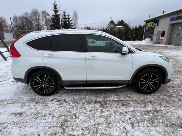 Balts Honda CR-V 2015 Narva, ar dzinēja tilpumu 2.00 L un nobraukumu 166 tūkst. km par 15800 €, foto 5 vietnē AUTOMOTO.COM.LV