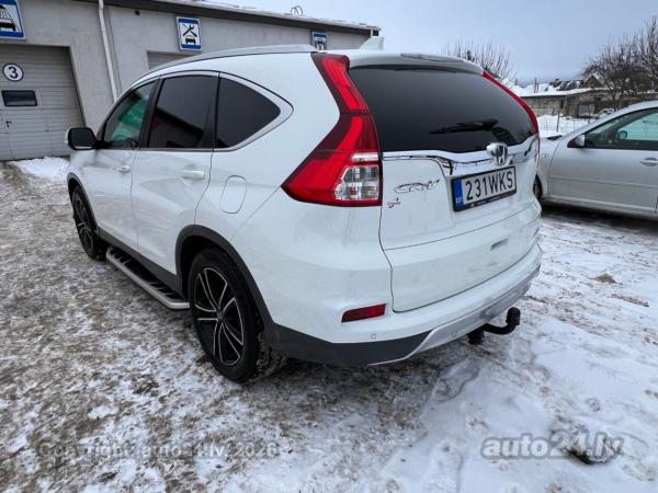 Balts Honda CR-V 2015 Narva, ar dzinēja tilpumu 2.00 L un nobraukumu 166 tūkst. km par 15800 €, foto 6 vietnē AUTOMOTO.COM.LV