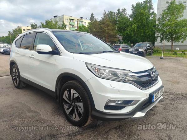 Balts Honda CR-V 2015 Tallina, ar dzinēja tilpumu 1.60 L un nobraukumu 279 tūkst. km par 11500 €, foto 1 vietnē AUTOMOTO.COM.LV