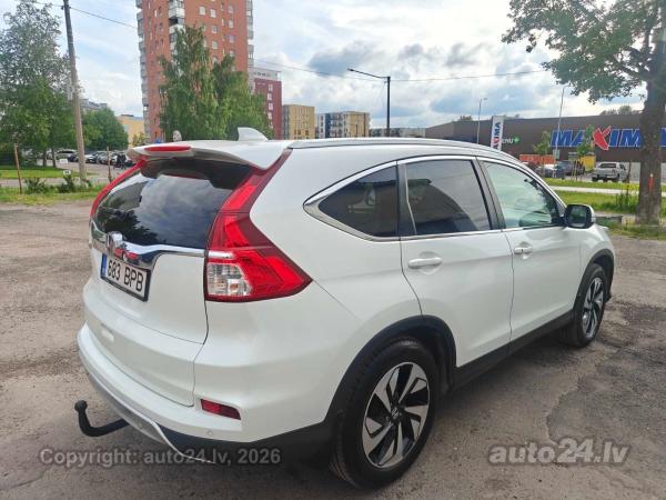 Balts Honda CR-V 2015 Tallina, ar dzinēja tilpumu 1.60 L un nobraukumu 279 tūkst. km par 11500 €, foto 4 vietnē AUTOMOTO.COM.LV