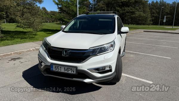 Balts Honda CR-V 2016 Tallina, ar dzinēja tilpumu 1.60 L un nobraukumu 94 tūkst. km par 16900 €, foto 1 vietnē AUTOMOTO.COM.LV