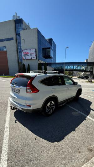 Balts Honda CR-V 2016 Tallina, ar dzinēja tilpumu 1.60 L un nobraukumu 94 tūkst. km par 16900 €, foto 5 vietnē AUTOMOTO.COM.LV