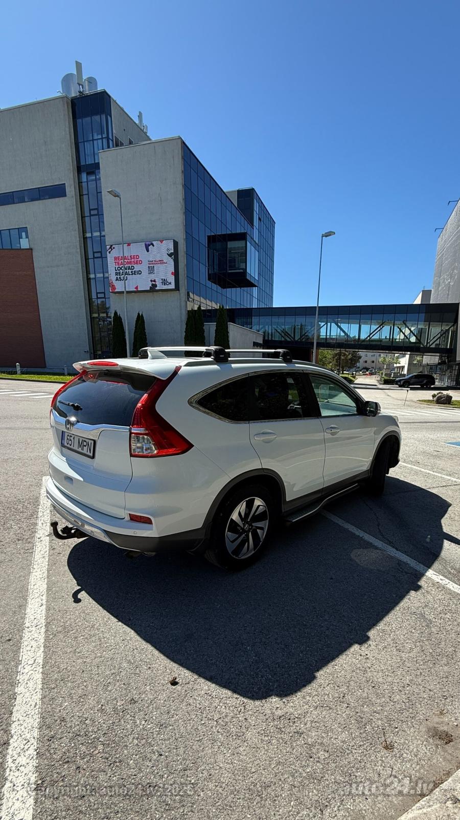 Balts Honda CR-V 2016 Tallina, ar dzinēja tilpumu 1.60 L un nobraukumu 94 tūkst. km par 16900 €, foto 5 vietnē AUTOMOTO.COM.LV
