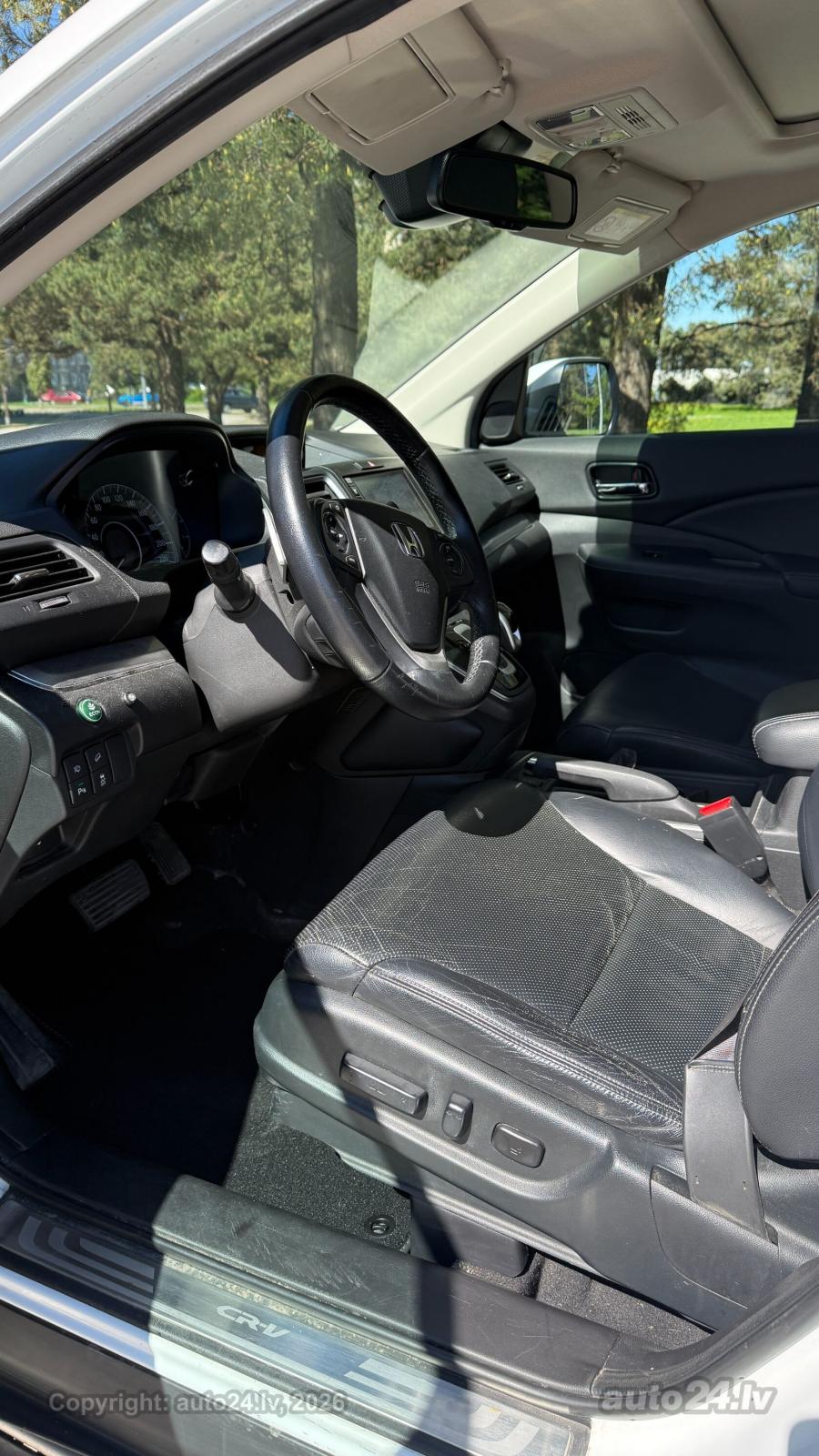 Balts Honda CR-V 2016 Tallina, ar dzinēja tilpumu 1.60 L un nobraukumu 94 tūkst. km par 16900 €, foto 7 vietnē AUTOMOTO.COM.LV