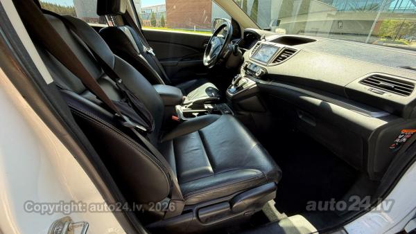 Balts Honda CR-V 2016 Tallina, ar dzinēja tilpumu 1.60 L un nobraukumu 94 tūkst. km par 16900 €, foto 8 vietnē AUTOMOTO.COM.LV