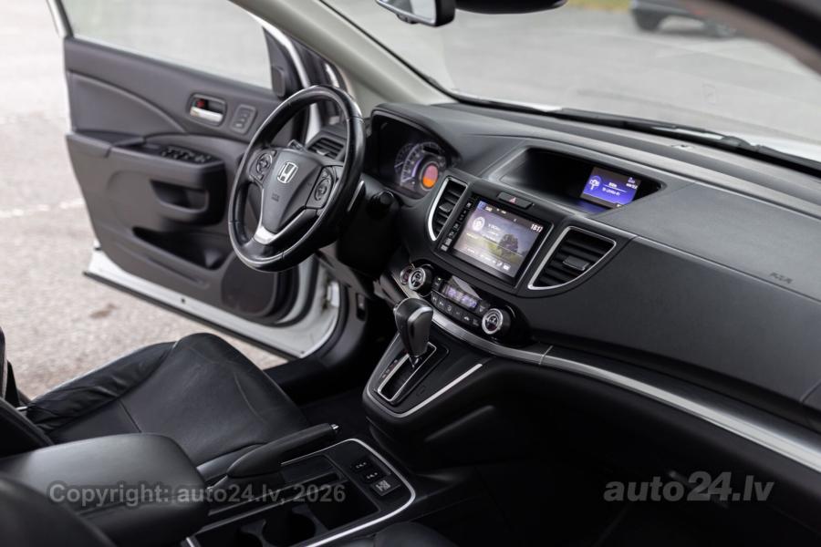 Balts Honda CR-V 2016 Tallina, ar dzinēja tilpumu 2.00 L un nobraukumu 248 tūkst. km par 13590 €, foto 27 vietnē AUTOMOTO.COM.LV