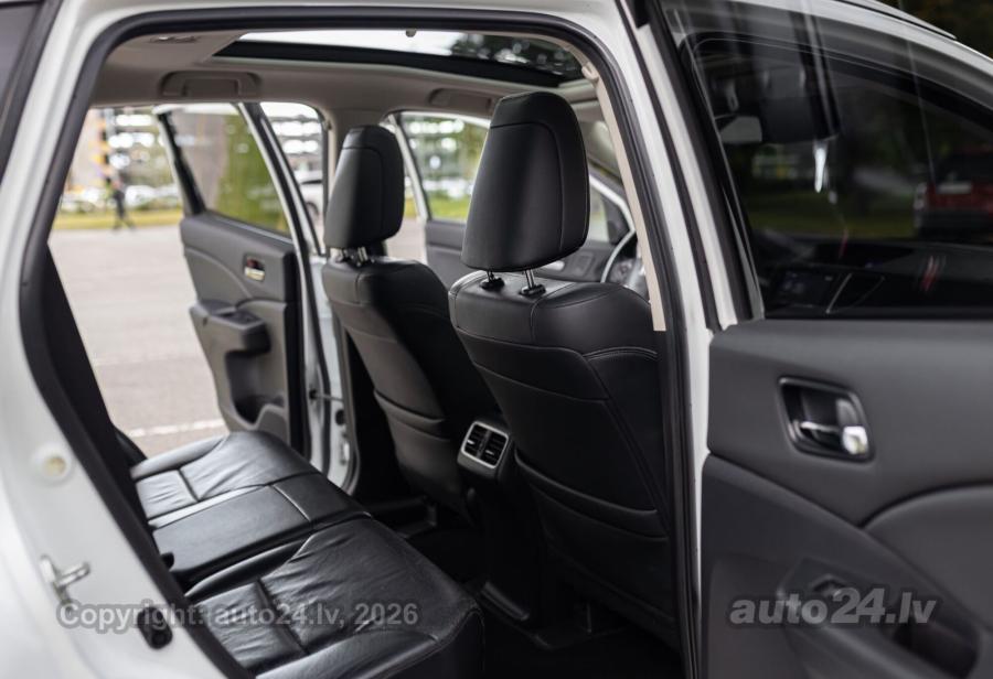 Balts Honda CR-V 2016 Tallina, ar dzinēja tilpumu 2.00 L un nobraukumu 248 tūkst. km par 13590 €, foto 30 vietnē AUTOMOTO.COM.LV