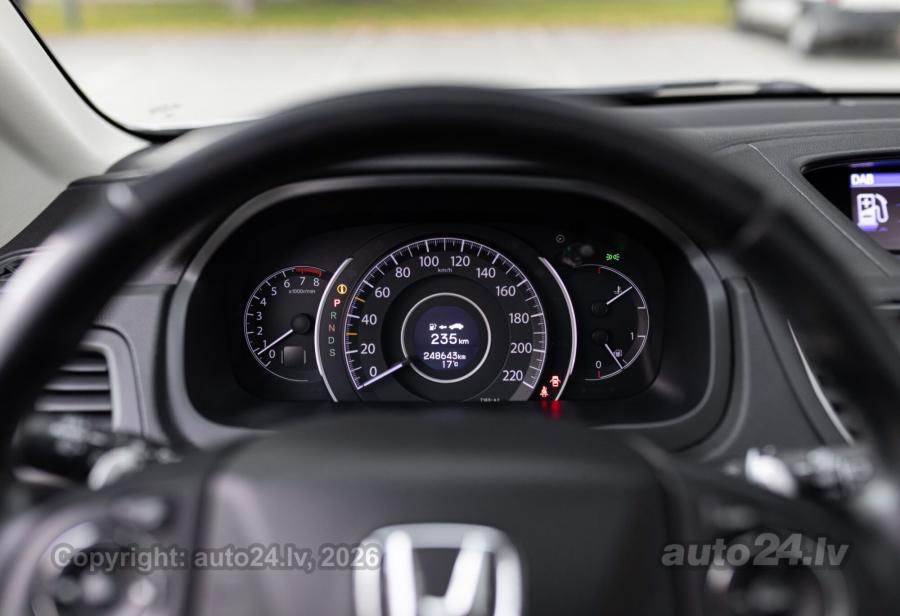 Balts Honda CR-V 2016 Tallina, ar dzinēja tilpumu 2.00 L un nobraukumu 248 tūkst. km par 13590 €, foto 46 vietnē AUTOMOTO.COM.LV